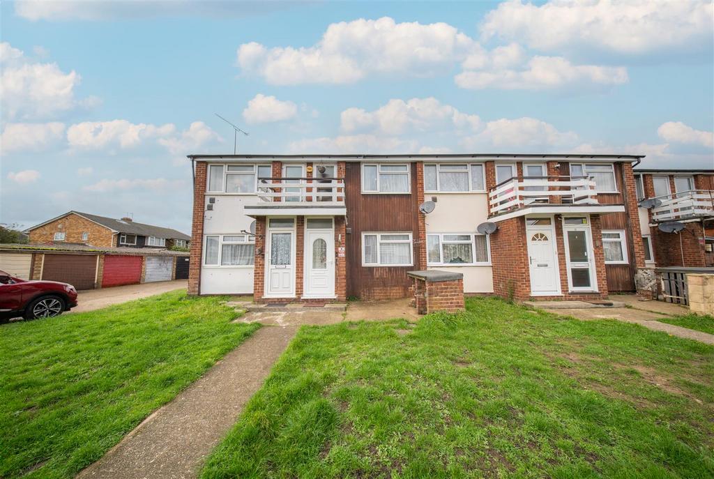 Gilpin Way, Hayes UB3 2 bed maisonette - £325,000