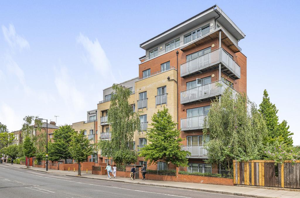 Maple House, 213 Junction Road... 2 bed apartment - £132,500