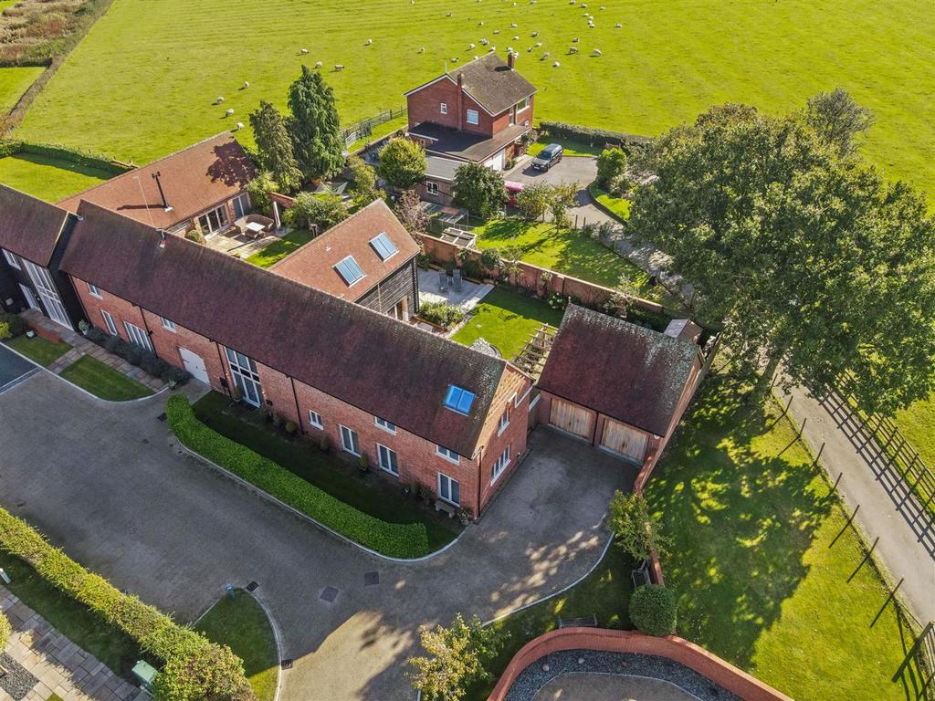 Kenilworth Road, Knowle, Solihull 3 bed barn conversion for sale - £ ...