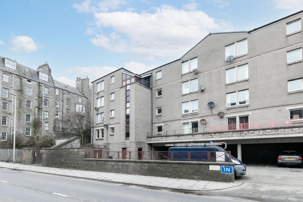 Virginia Street, Aberdeen, AB11 2 bed flat - £795 pcm (£183 pw)