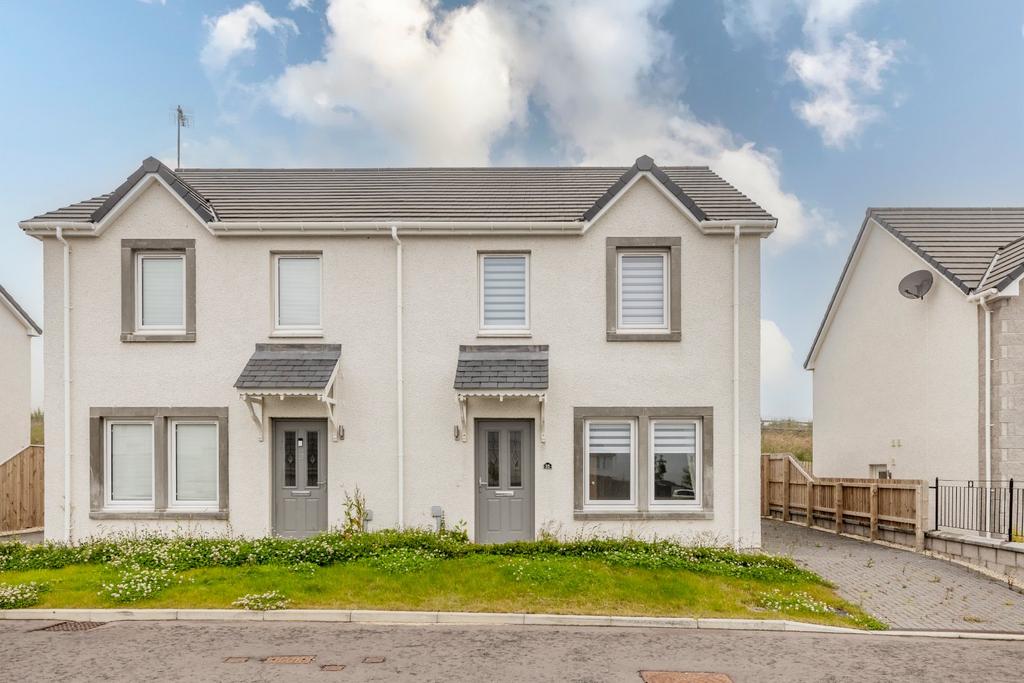 South View Gardens, Aberdeen, AB12 3 bed semi-detached house - £1,400 ...