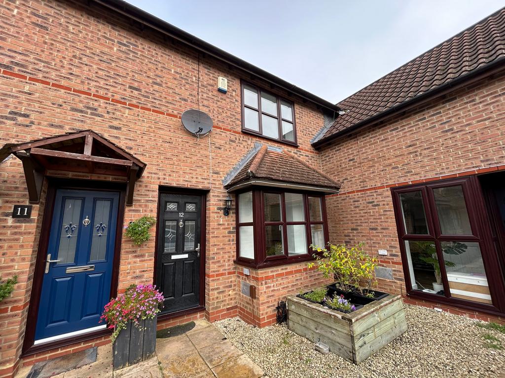Shenley Lodge, Milton Keynes MK5 3 bed terraced house - £1,500 pcm (£ ...