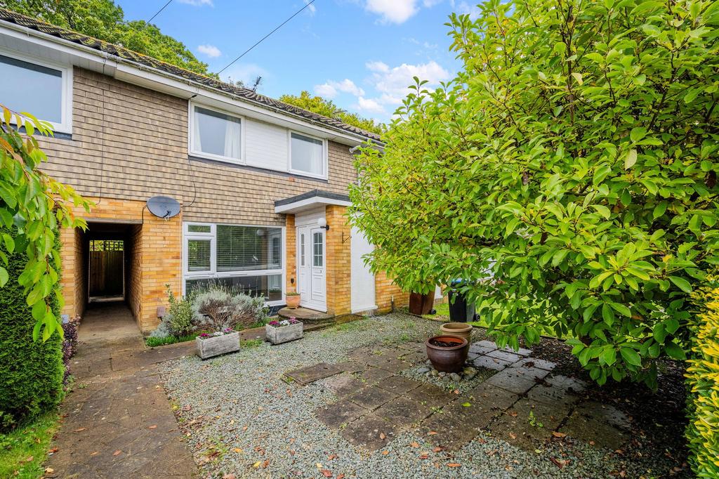 Greenacres, Oxted RH8 3 bed terraced house - £500,000