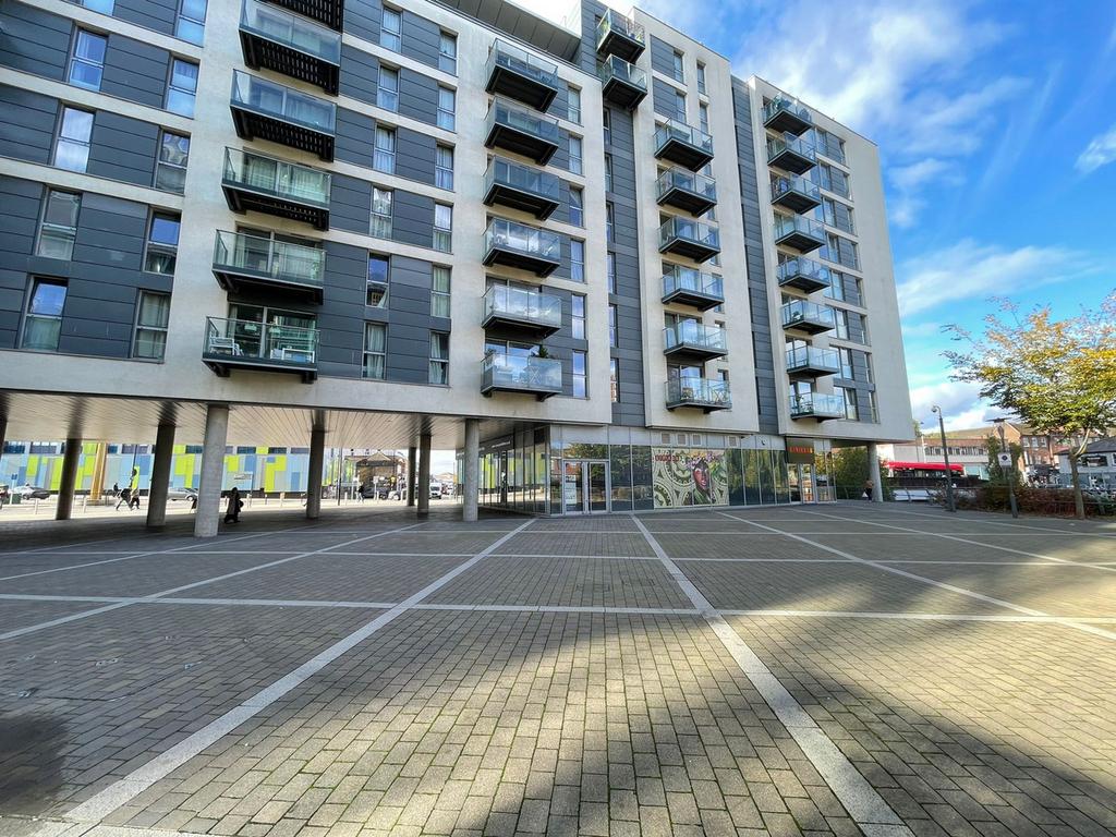 Vantage Building, Hayes, UB3 1 bed flat for sale - £300,000