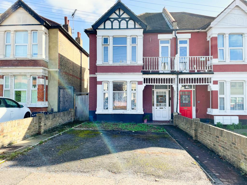 Cossington Road, Westcliff On Sea SS0 2 bed flat - £1,300 pcm (£300 pw)