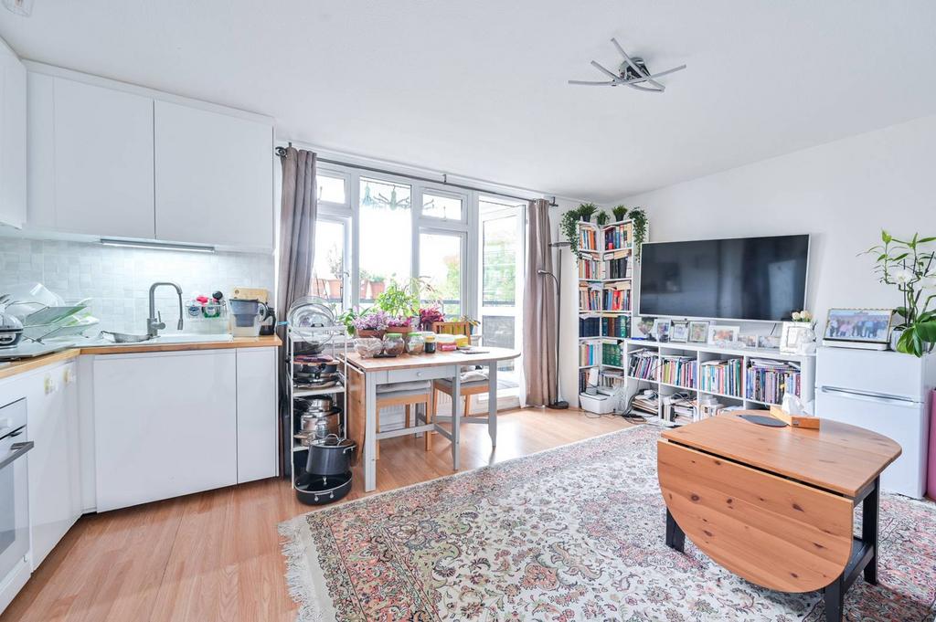 Layard Square, Bermondsey, London, SE16 1 bed flat - £375,000