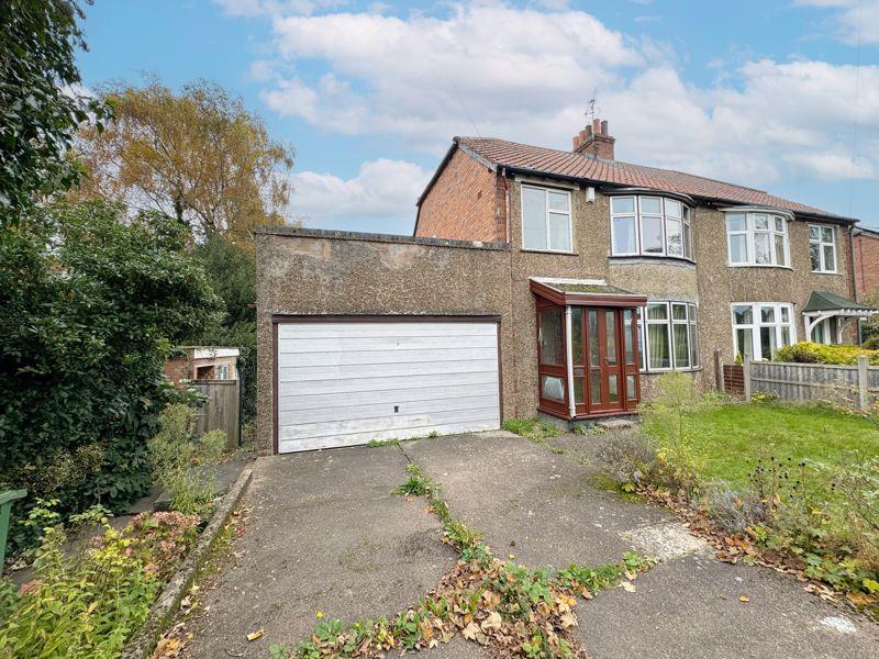 Hill Avenue, Grantham 3 bed semi-detached house - £250,000