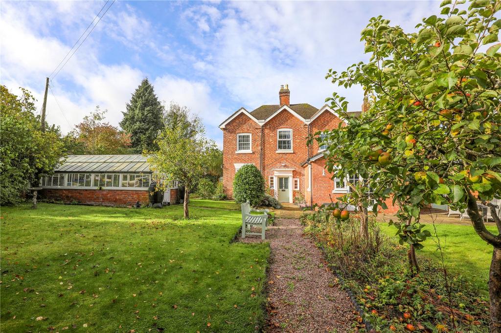 Ferniehurst, Bratton Road, Admaston... 4 bed detached house - £600,000