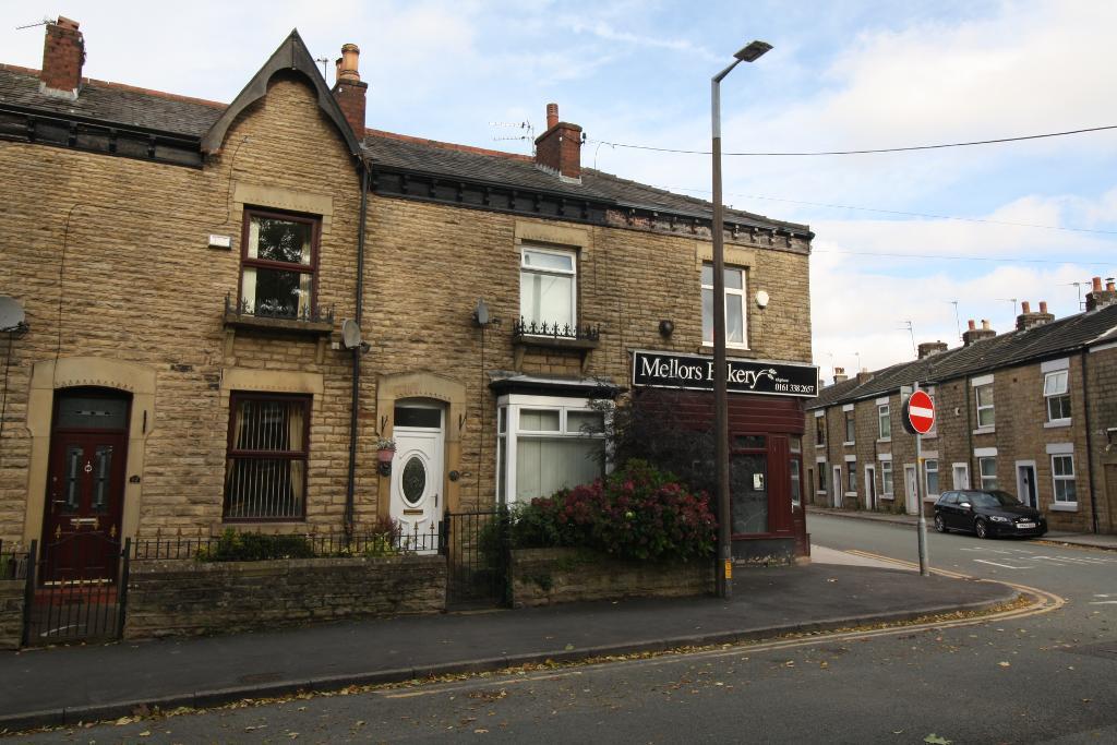 Stocks Lane, Stalybridge, Cheshire... 2 bed terraced house - £900 pcm ...