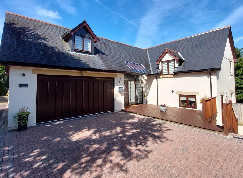 Springfield Park, Buckfastleigh TQ11 4 bed detached house for sale - £ ...
