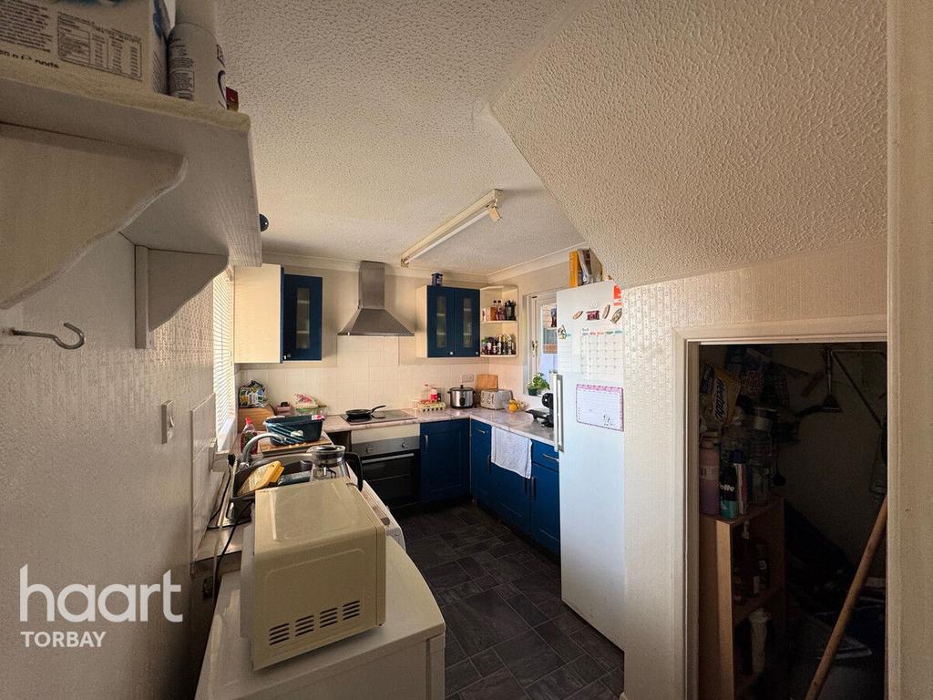 Farm Hill, Exeter 3 bed end of terrace house - £210,000