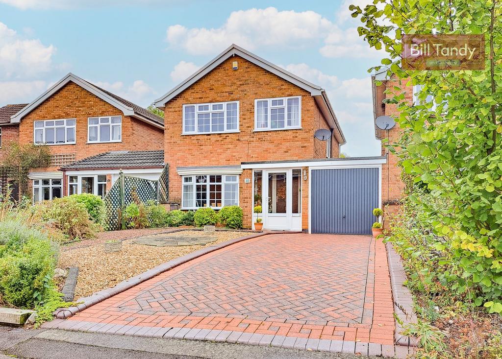 Truro Close, Lichfield, WS13 3 bed link detached house - £350,000
