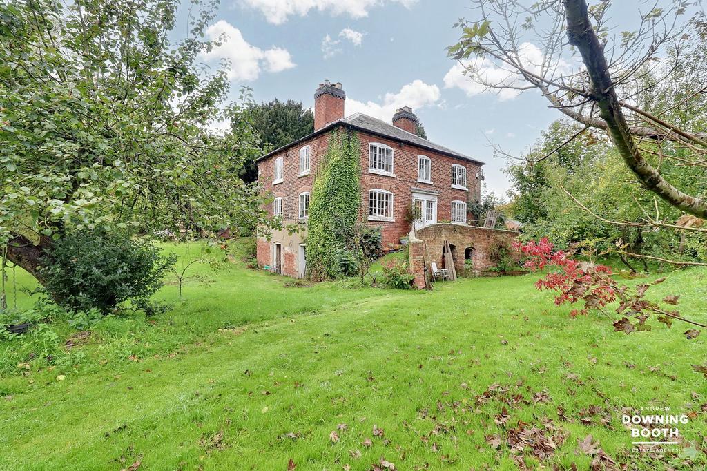 Fradley Junction, Burton-on-trent DE13 4 bed detached house - £750,000