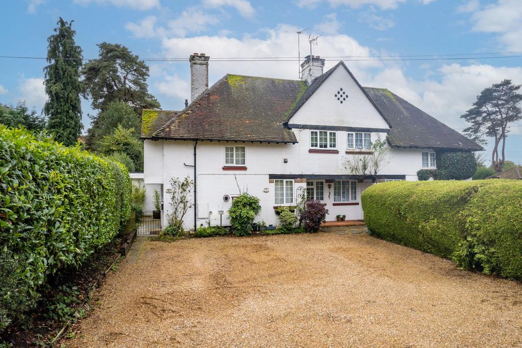 Sandy Lane, Crawley Down, RH10 2 bed ground floor maisonette for sale ...