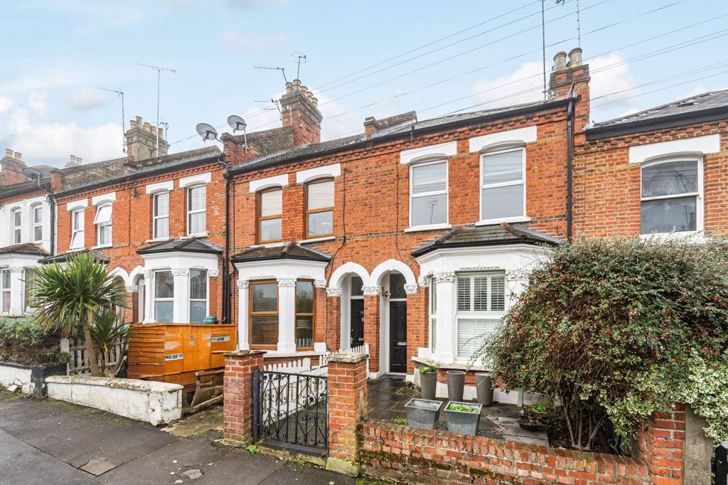 Wellfield Road, Streatham, London, SW16 3 bed house - £2,750 pcm (£635 pw)