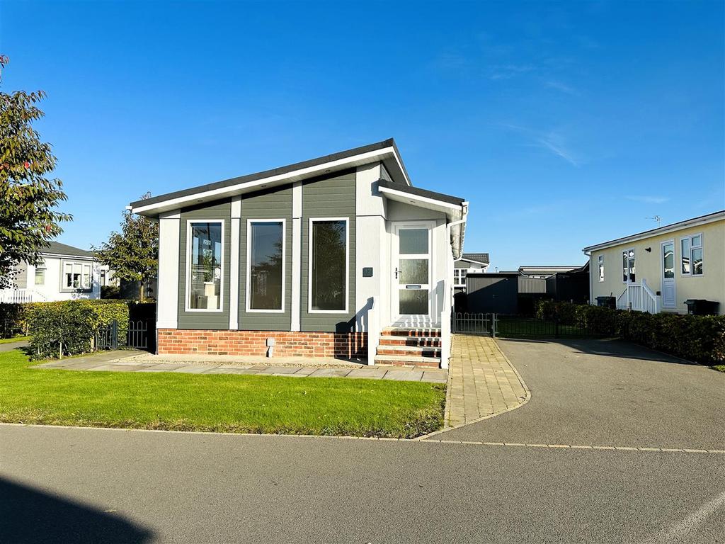 Henwood Drive, Gateforth Park, Selby 2 bed park home for sale - £170,000