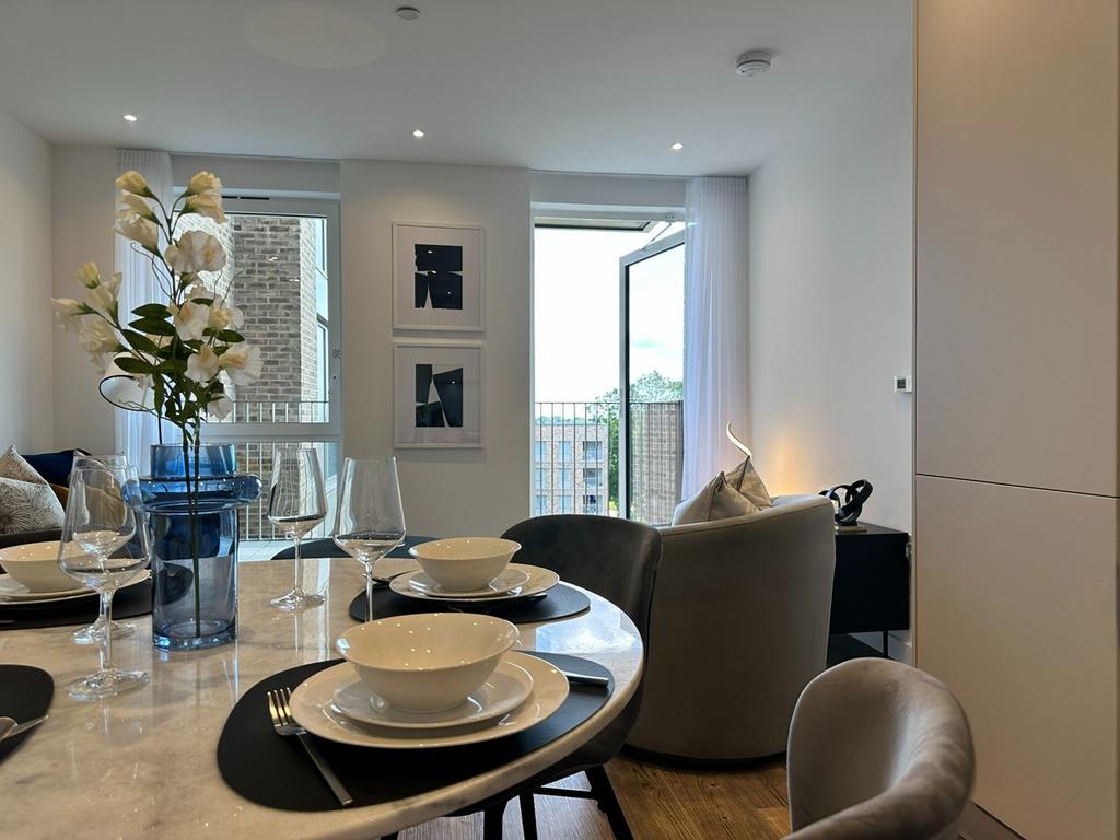 Medawar Drive, London NW7 1 bed apartment - £2,000 pcm (£462 pw)