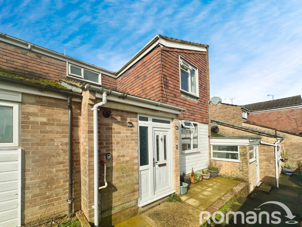 Bennet Close, Basingstoke, Hampshire 3 bed terraced house - £300,000