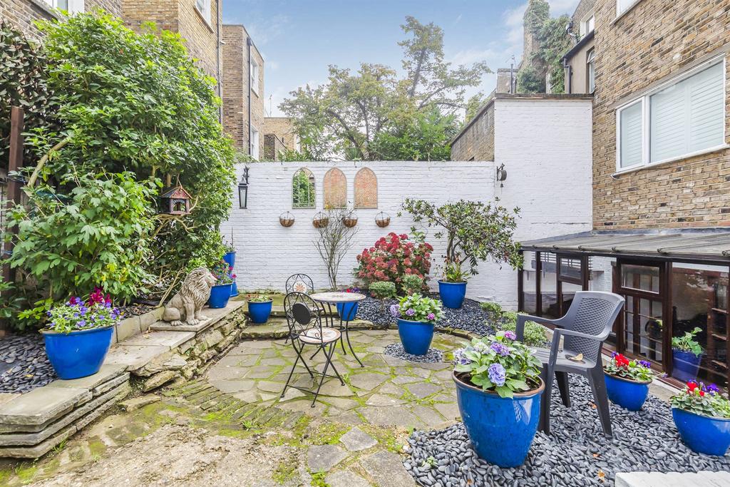 Edith Grove, Chelsea SW10 1 bed ground floor flat - £2,492 pcm (£575 pw)