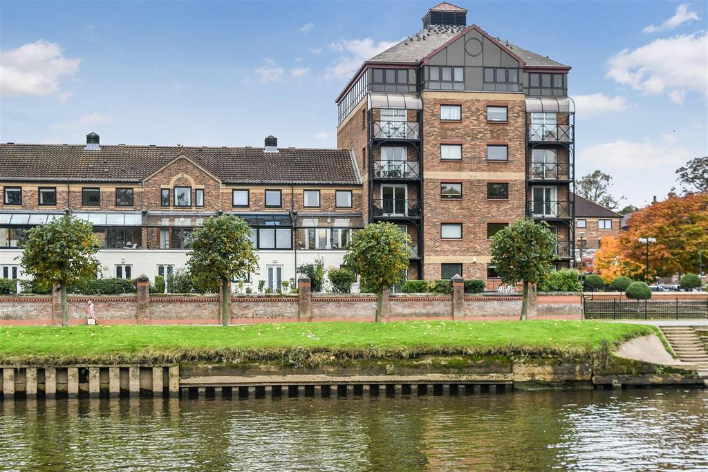 Postern Close, York 3 bed townhouse - £550,000