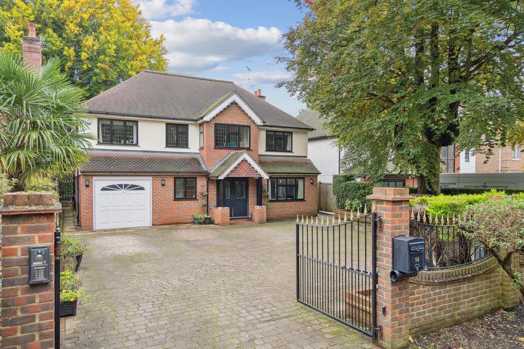 Old Slade Lane, Richings Park SL0 5 bed detached house - £1,880,000