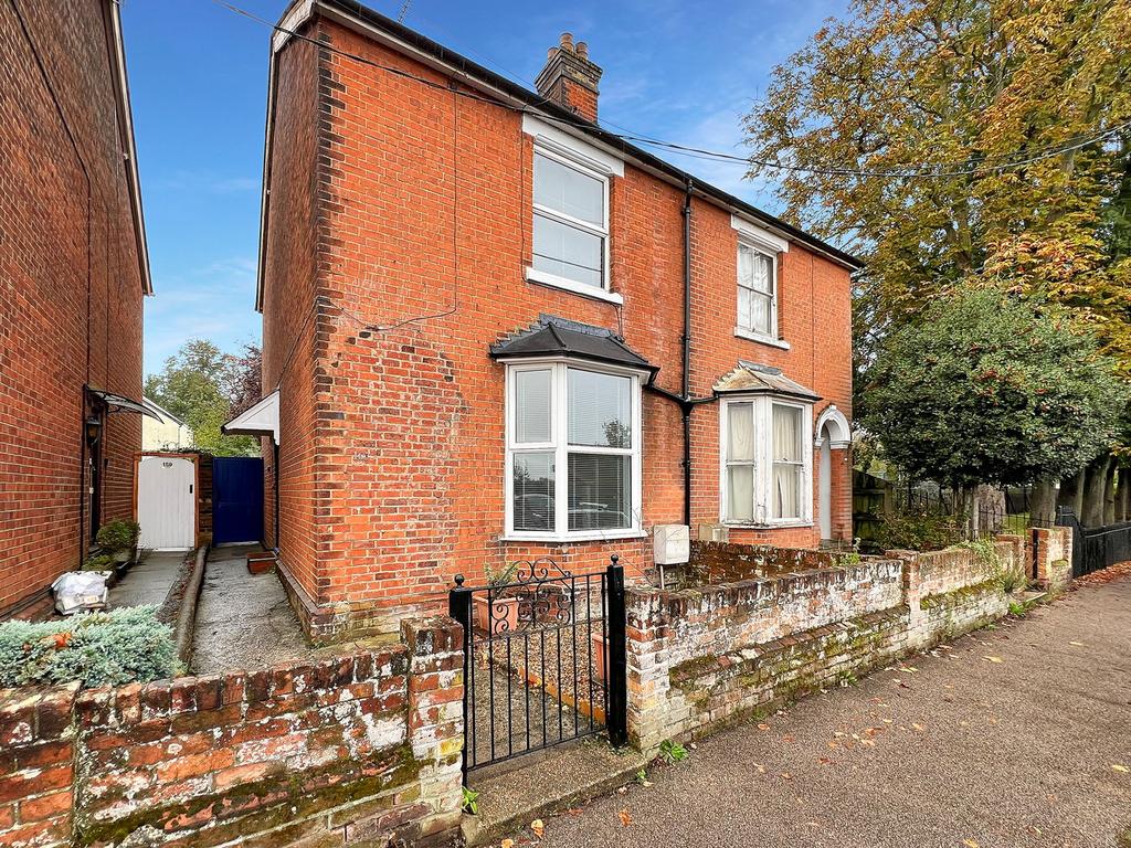 Kings Road, Halstead, CO9 3 bed semi-detached house - £350,000