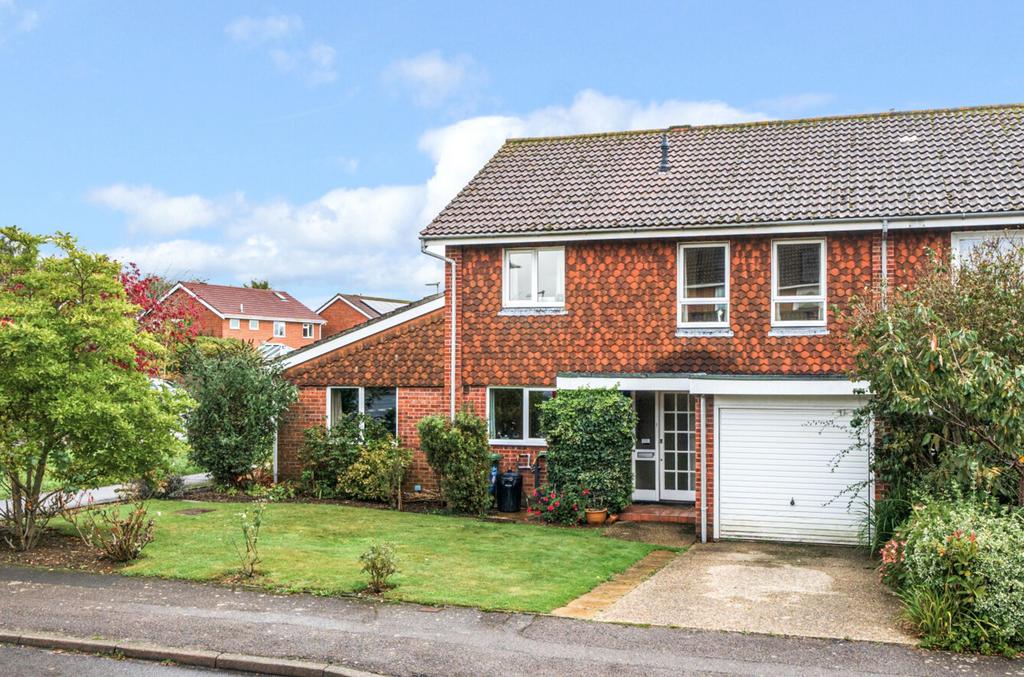 Crundles, Petersfield, GU31 4 bed semi-detached house for sale - £550,000