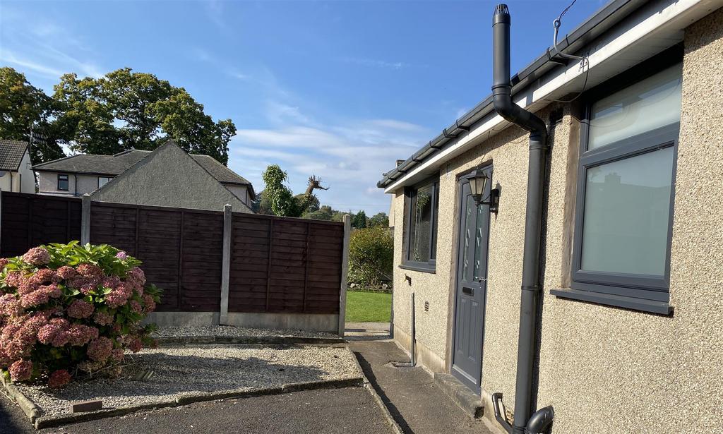 Broadacre Close, Caton, Lancaster 2 bed semi-detached bungalow - £850 ...