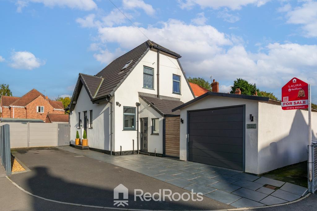 Northfield Road, Doncaster DN5 2 bed detached house - £220,000
