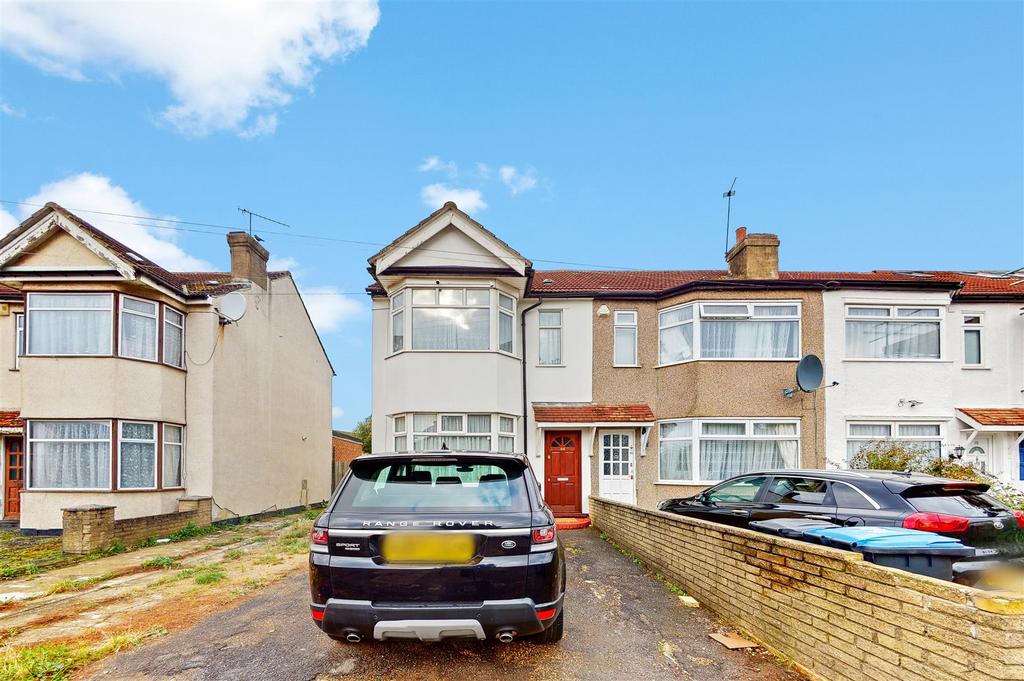 Monroe Crescent, Enfield EN1 3 bed house - £490,000