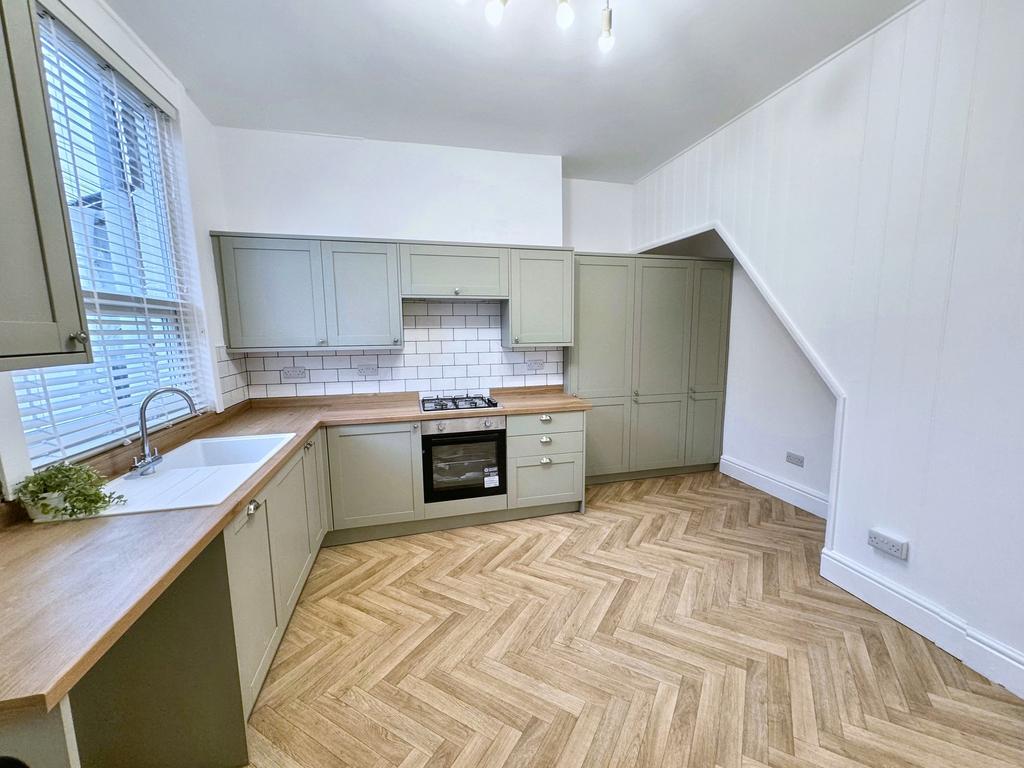 Robert Street, Prestwich, M25 2 bed terraced house - £225,000