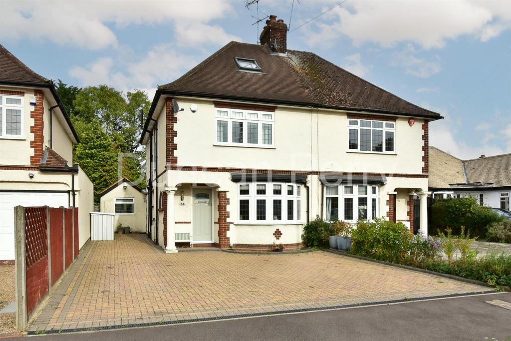 Elmroyd Avenue, Herts EN6 4 bed semi-detached house - £850,000