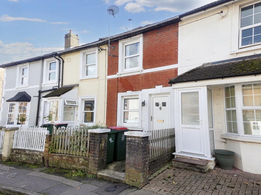 West Street, Crawley RH11 2 bed terraced house for sale - £250,000