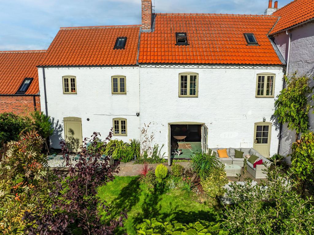 Corner Farm Drive, Doncaster DN10 4 bed character property - £580,000