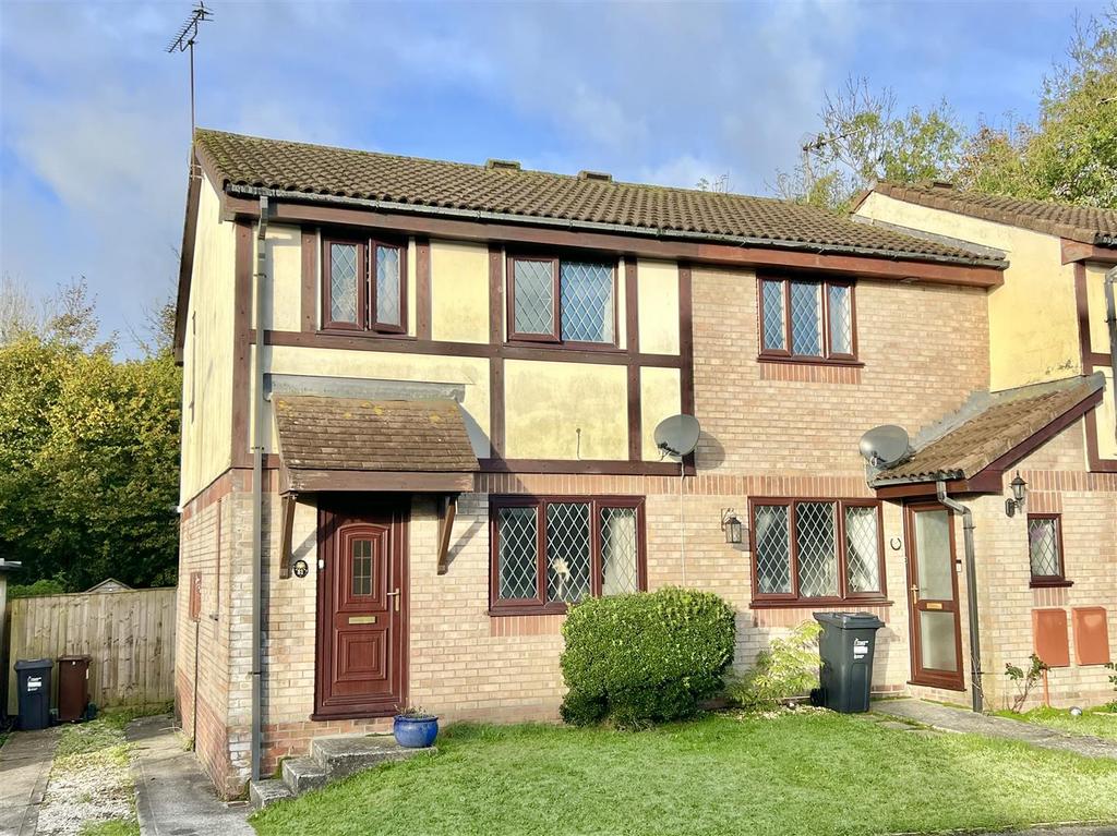 Longpark Way, St. Austell 3 bed end of terrace house - £199,950
