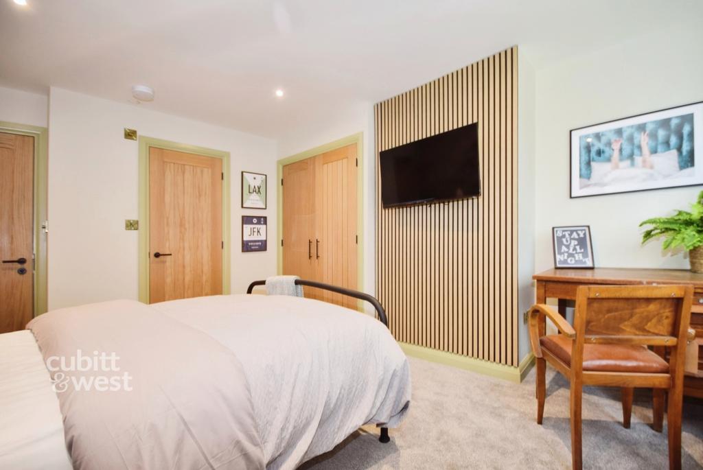 Scafell Avenue Fareham PO14 1 bed in a house share - £800 pcm (£185 pw)