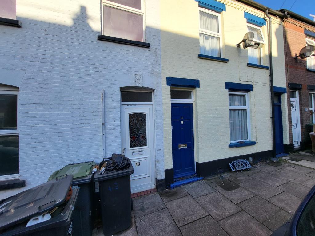 Luton LU1 3 bed terraced house - £1,500 pcm (£346 pw)