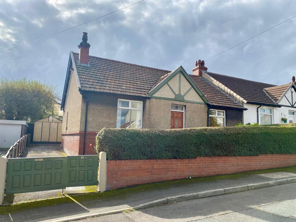 Tom Lane, Crosland Moor, Huddersfield 2 bed semi-detached bungalow - £ ...
