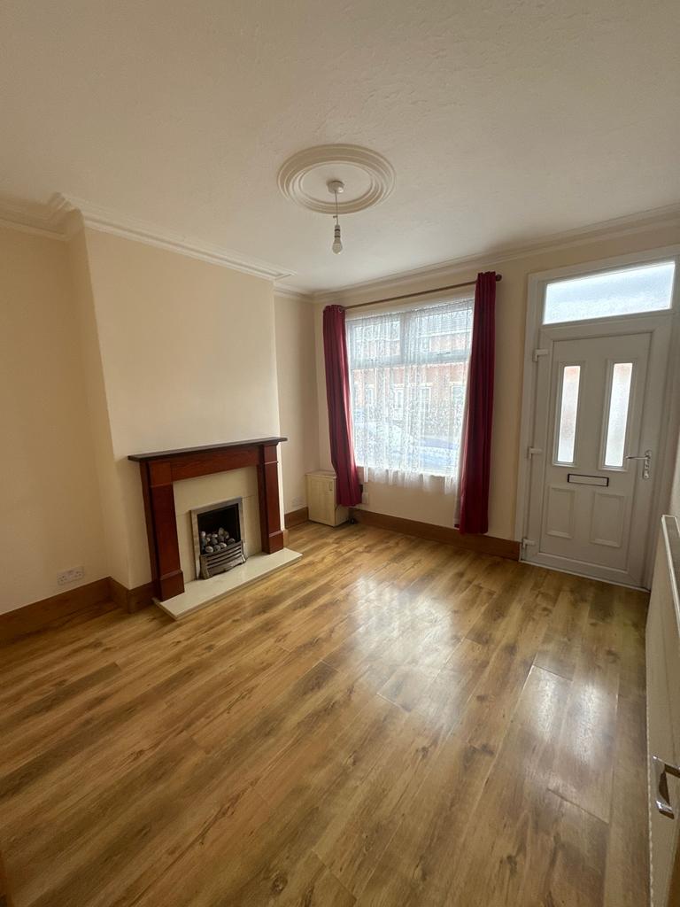 Slack Lane, Derby DE22 2 bed terraced house - £850 pcm (£196 pw)