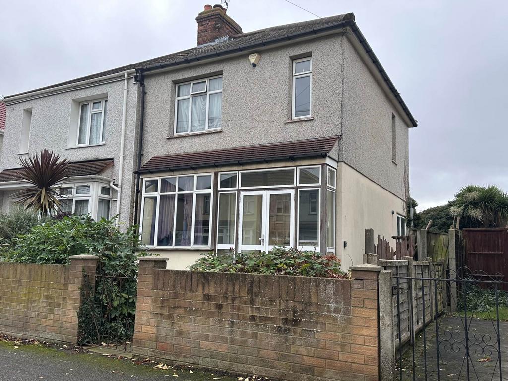 Lincoln Road, Erith DA8 3 bed house - £385,000