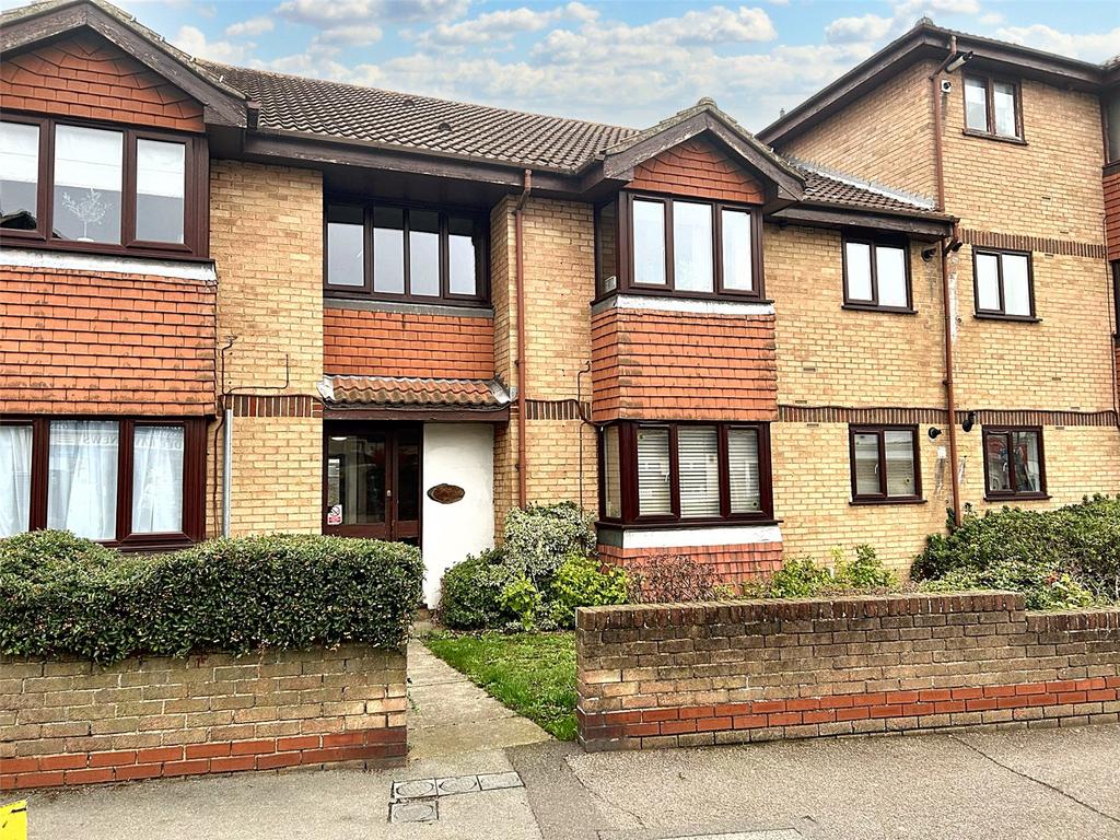 Albert Road, Kent DA17 2 bed flat - £1,700 pcm (£392 pw)