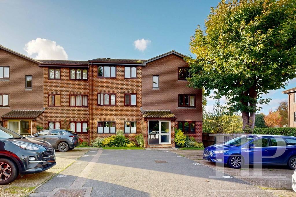Sequoia Park, Crawley RH11 1 bed flat - £180,000