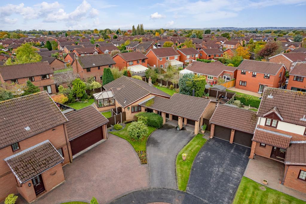 Croston Close, Widnes WA8 3 bed detached bungalow - £400,000