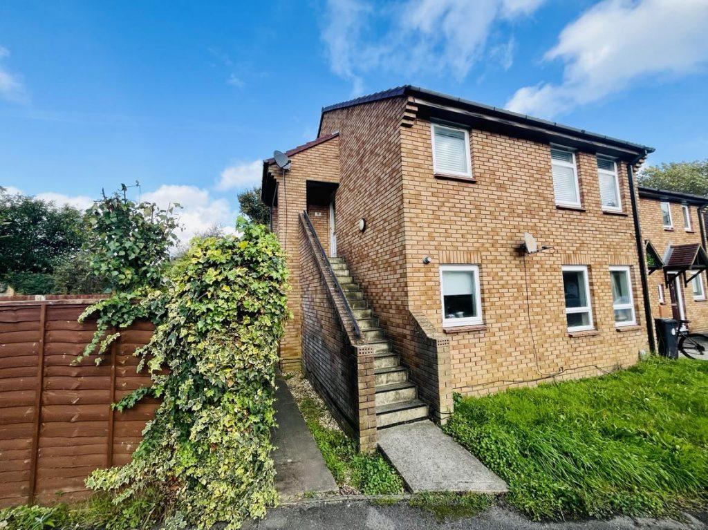 Pentland Place, Thatcham RG19 Studio - £800 pcm (£185 pw)