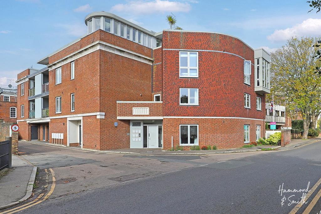 Star Lane, Epping CM16 2 bed flat for sale - £475,000