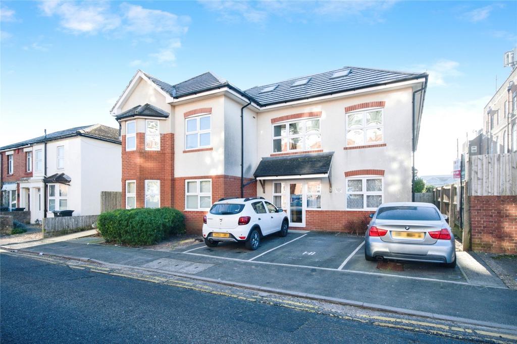 Shelley Road, Bournemouth, Dorset, BH1 1 bed apartment - £140,000
