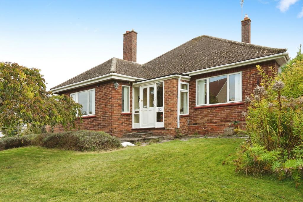 Low Road, Cambridge CB25 3 bed detached bungalow for sale - £410,000