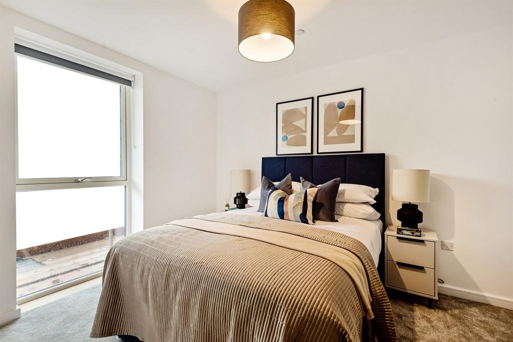 1 bed, 4th floor, Mustang, Verona... 1 bed apartment - £1,575 pcm (£363 pw)