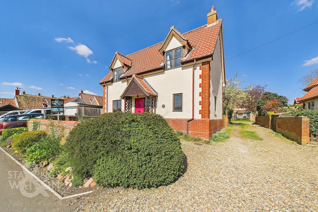Marsh Lane, New Buckenham, Norwich 3 bed detached house for sale - £300,000