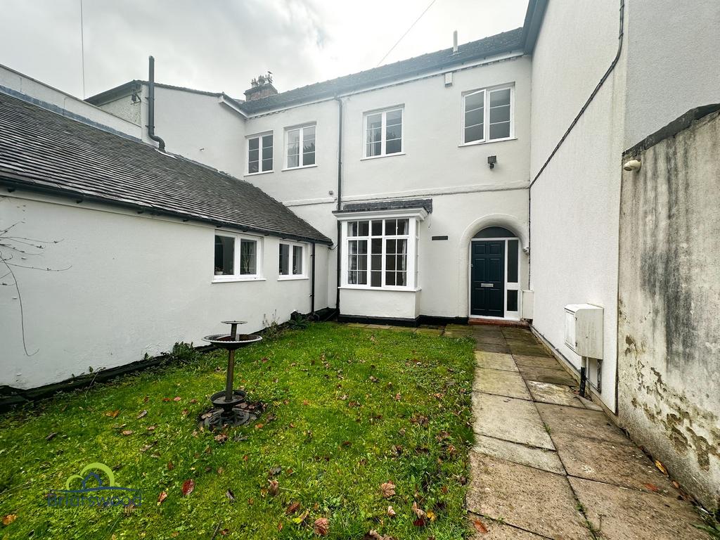 Stoke-On-Trent ST8 2 bed terraced house - £895 pcm (£207 pw)